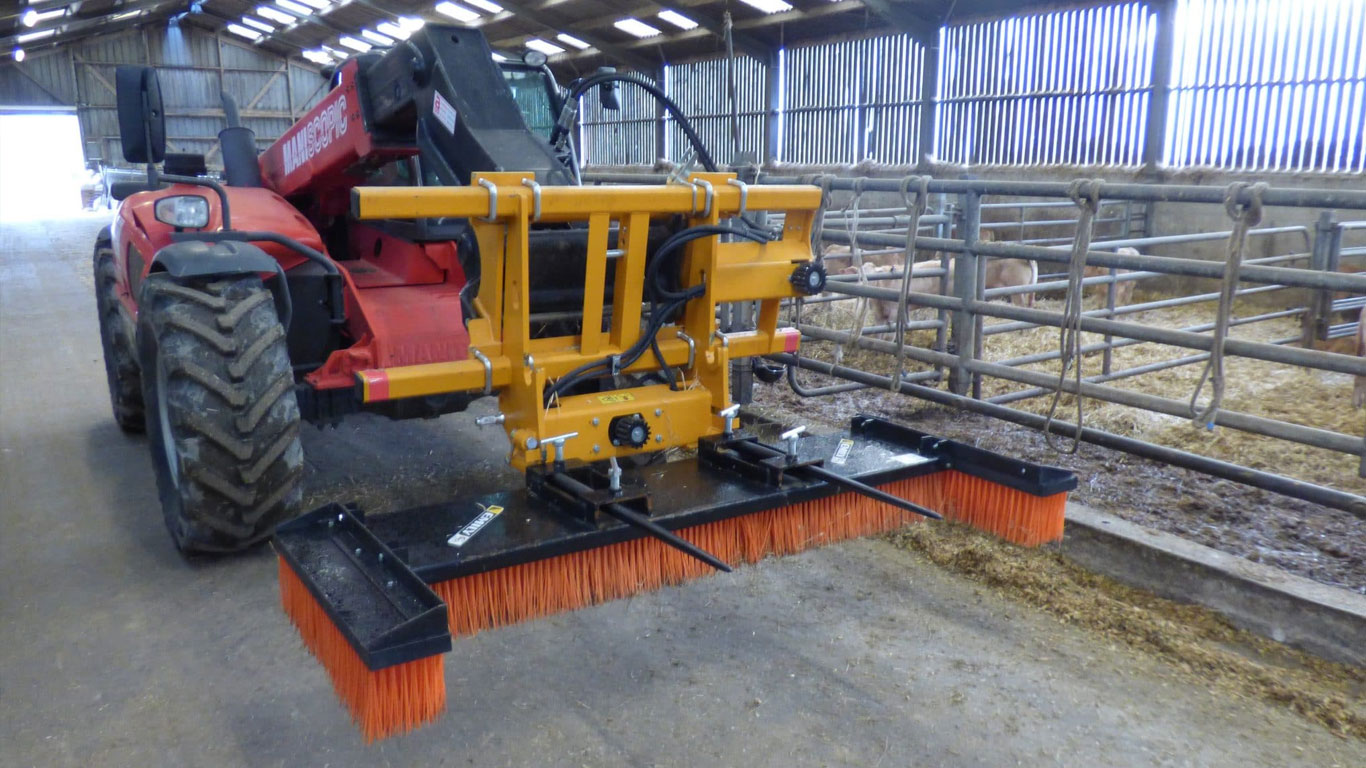 Balai Pousseur Agricole : Guide pour Bien Choisir | Cultimat.fr