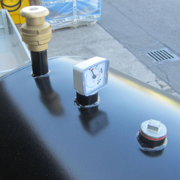 Réservoir acier pour la collecte des huiles usées de 700 à 2000 litres ...